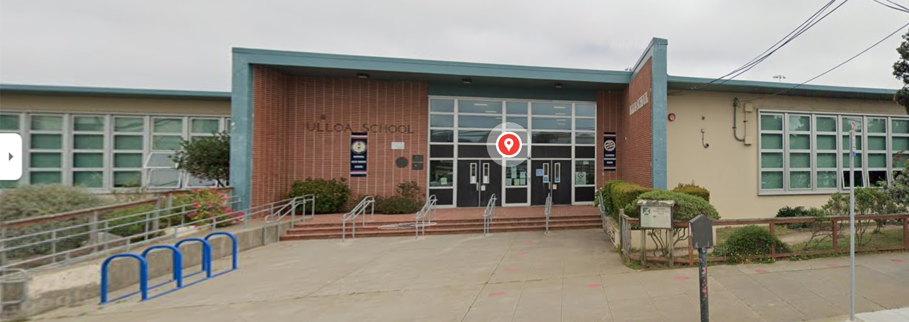 Stand with Ulloa ES Principal / 與 Ulloa 校長站一起 / Stand con el director ...