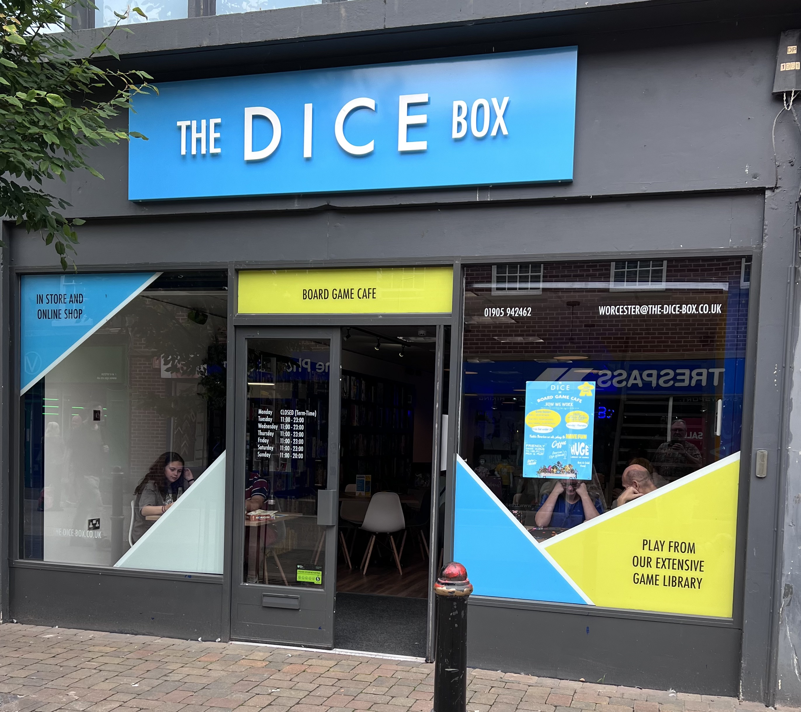 Green Social - The Dice Box